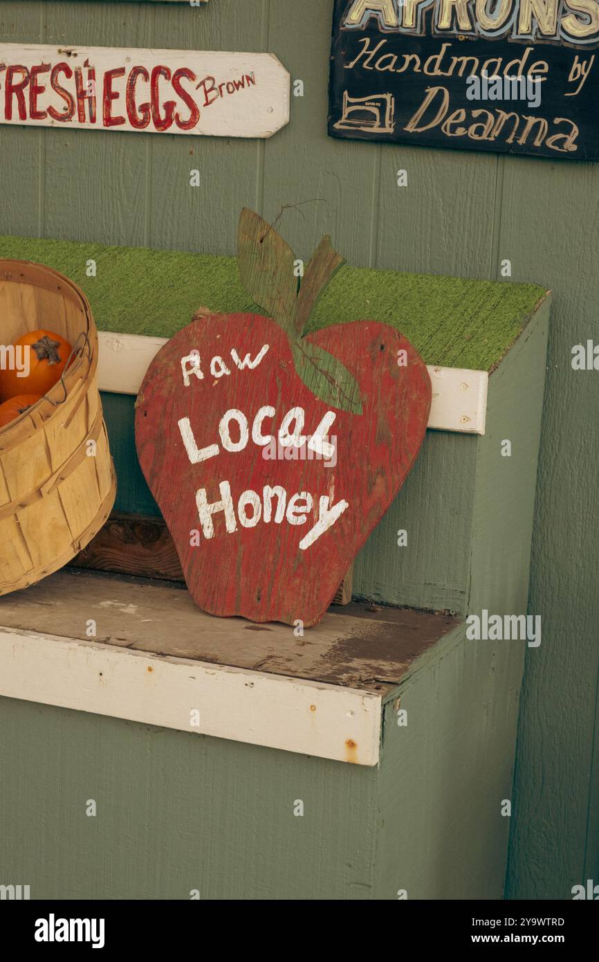 Season apple sign hi-res stock photography and images - Alamy
