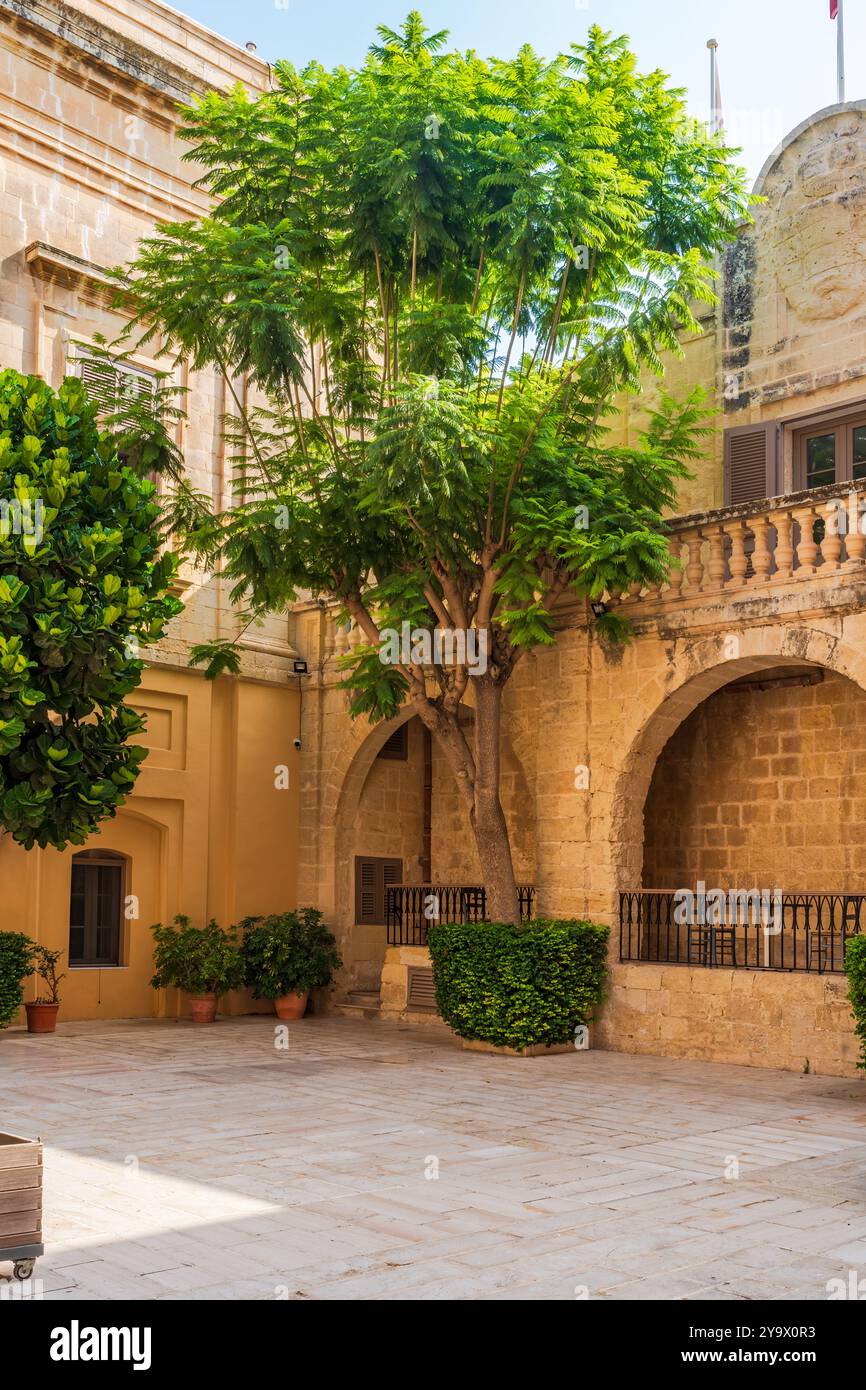 A courtyard in the historic town of Medina, Malta Stock Photo - Alamy