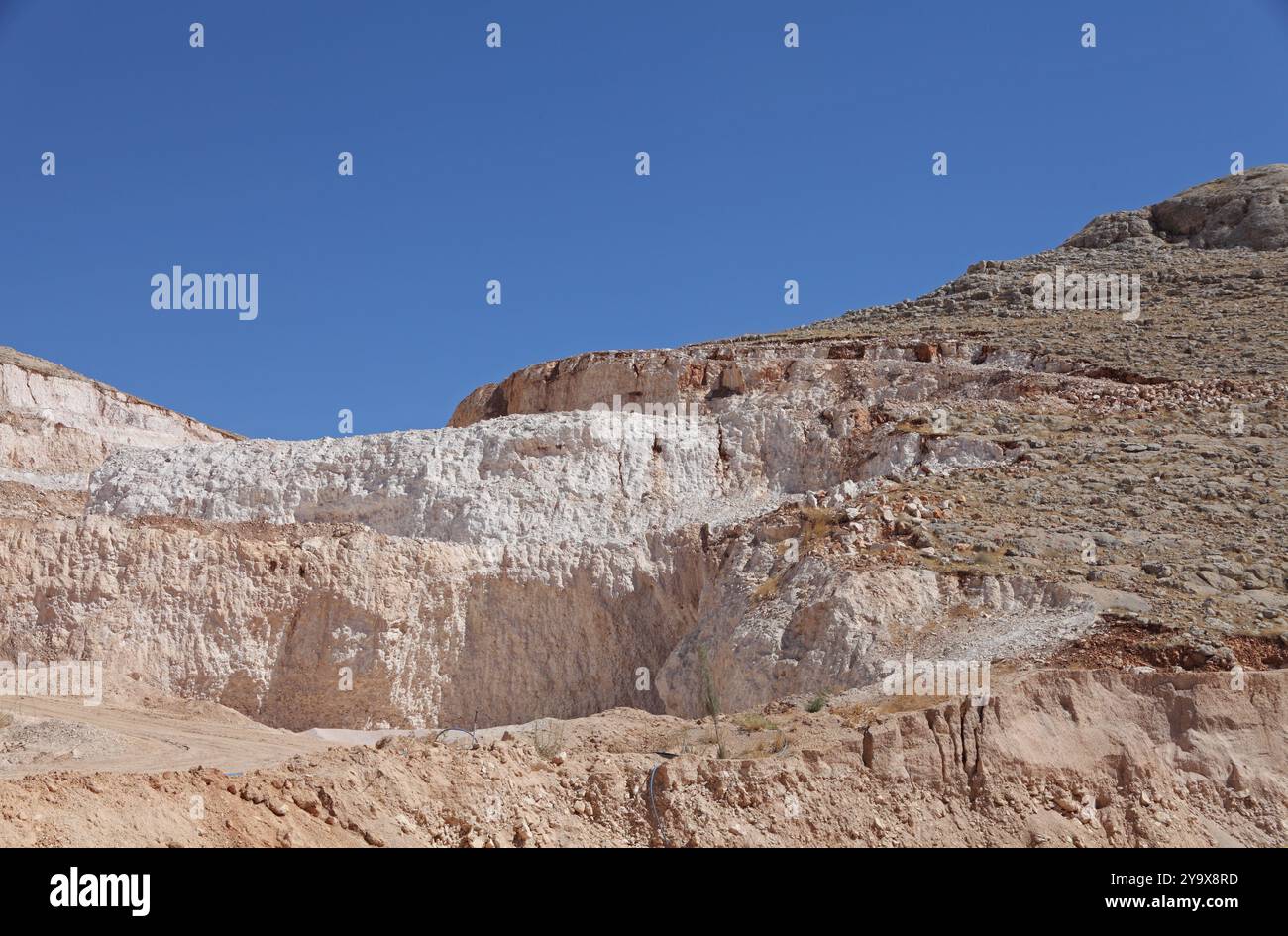 Urfa stone and marble quarries near the early Neolithic archaeolgical ...