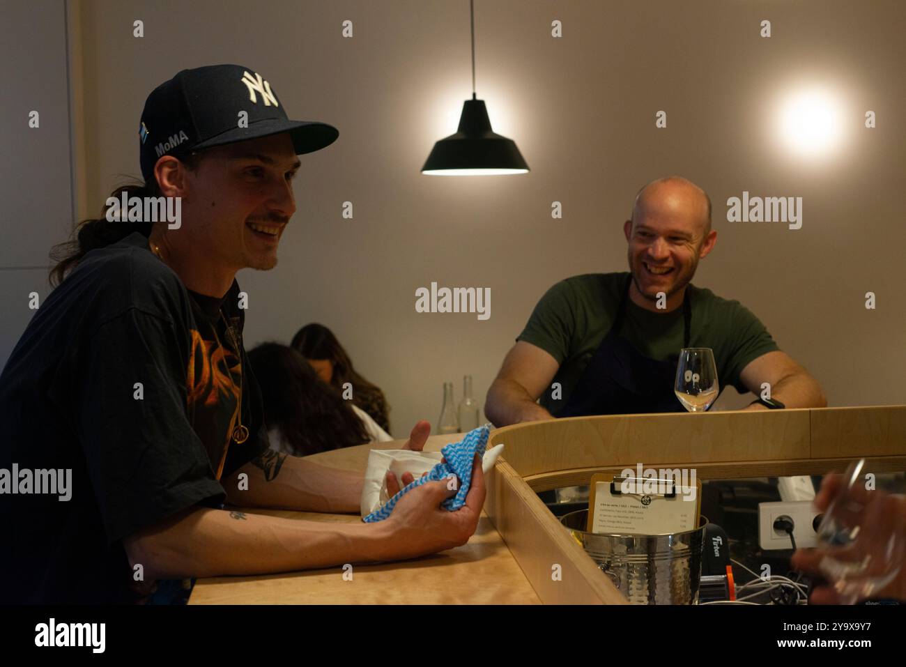 Daniel Pearson, founder of the Oobatz restaurant in Paris, having fun ...