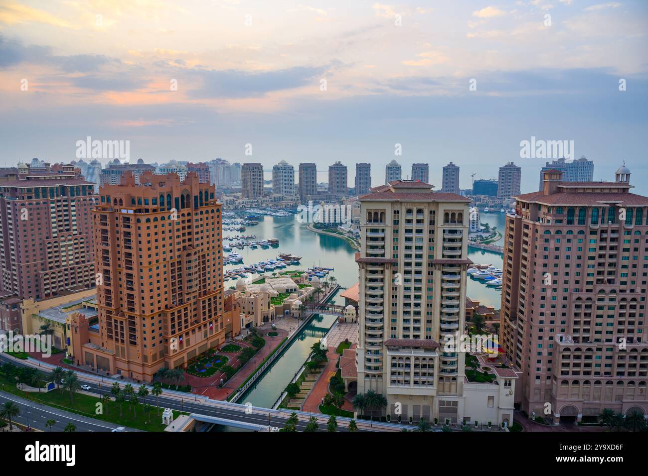 Skyline panorama pearl qatar hi-res stock photography and images - Alamy