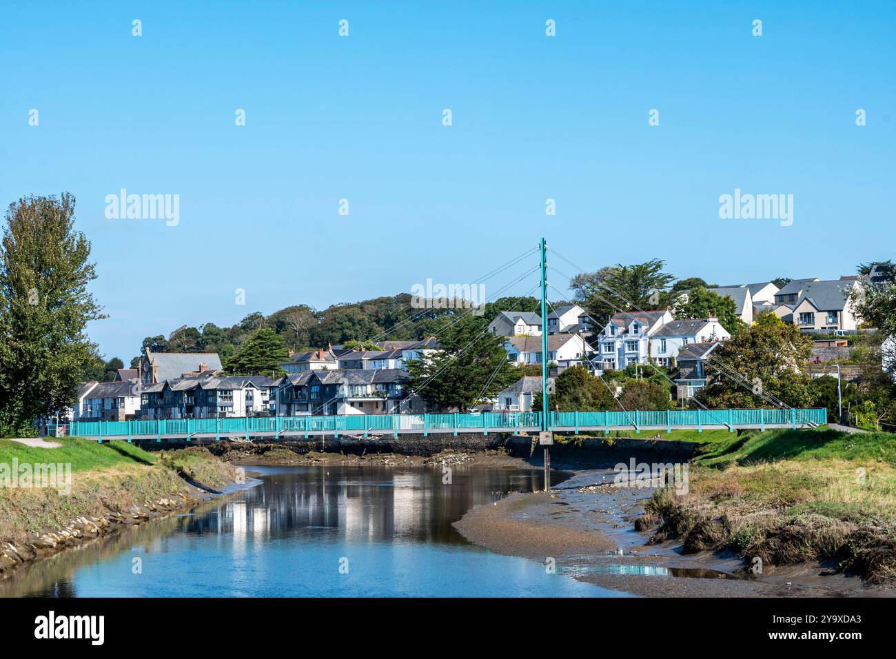 Wadebridge, a pretty town in Cornwall, England bridges over the river ...