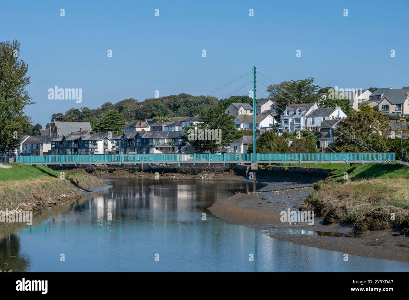 Wadebridge, a pretty town in Cornwall, England bridges over the river ...