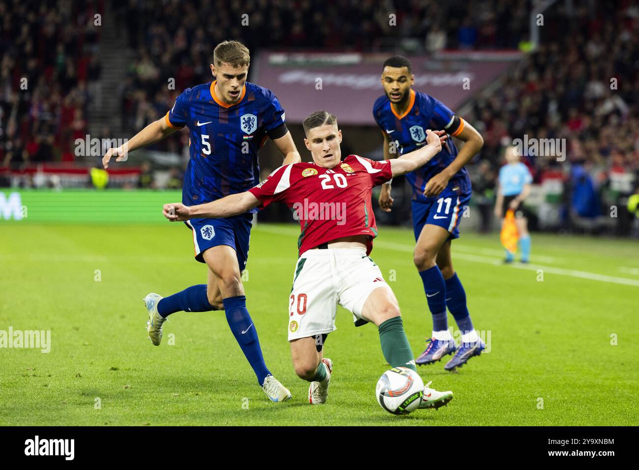 BOEDAPEST - (l-r) Micky van de Ven of Holland, Roland Sallai of Hungary ...
