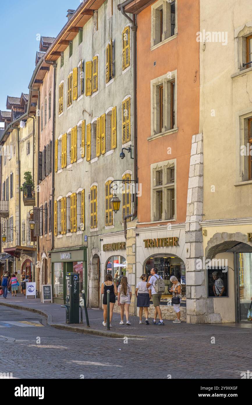 France, Haute-Savoie, Annecy, shopping street in the old town Stock ...