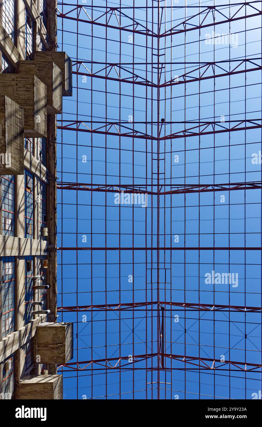 Looking up Brooklyn Army Terminal’s cavernous Building B atrium. The ...