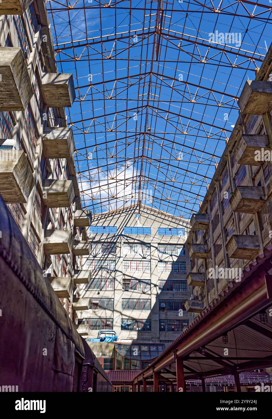 View northeast inside Brooklyn Army Terminal’s enormous Building B ...