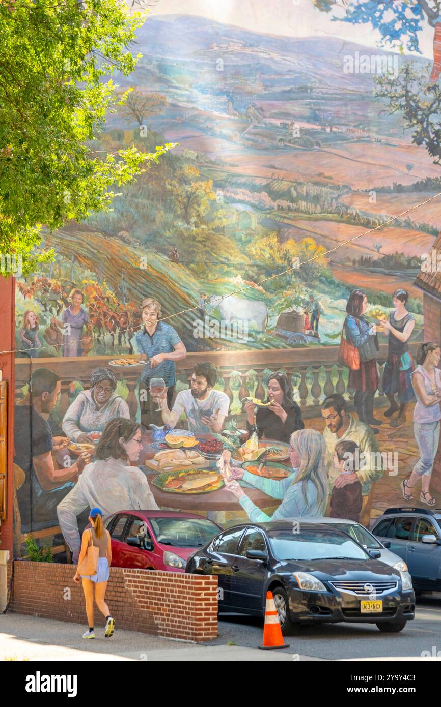 United States, Pennsylvania, Philadelphia, downtown, Mural along the ...