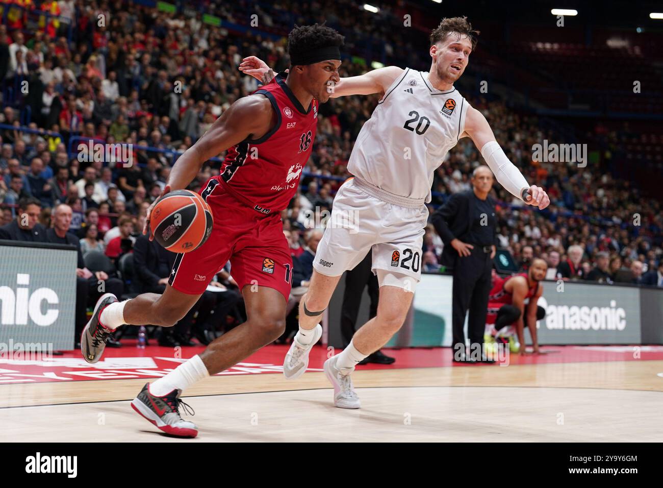 EA7 EMPORIO ARMANI MILANO VS. PARIS BASKETBALL, NELLA FOTO ZACH LEDAY ...