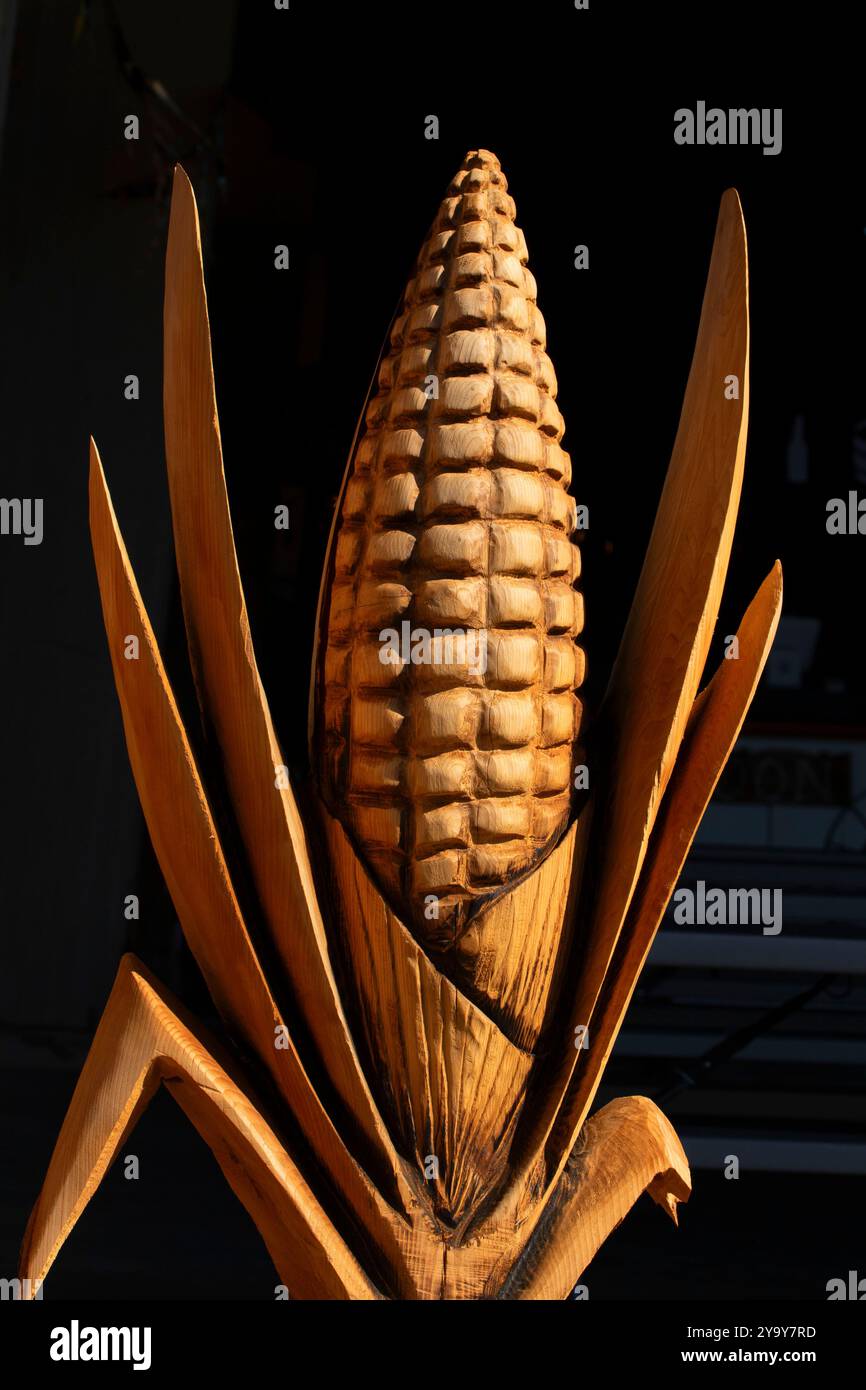 Corn chainsaw carving, Oregon State Fair, Salem, Oregon Stock Photo - Alamy