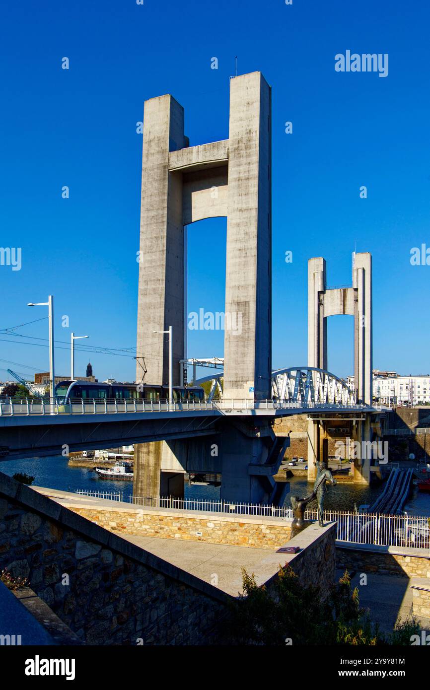 France, Finistere, Brest, Recouvrance Bridge is a raising bridge which ...
