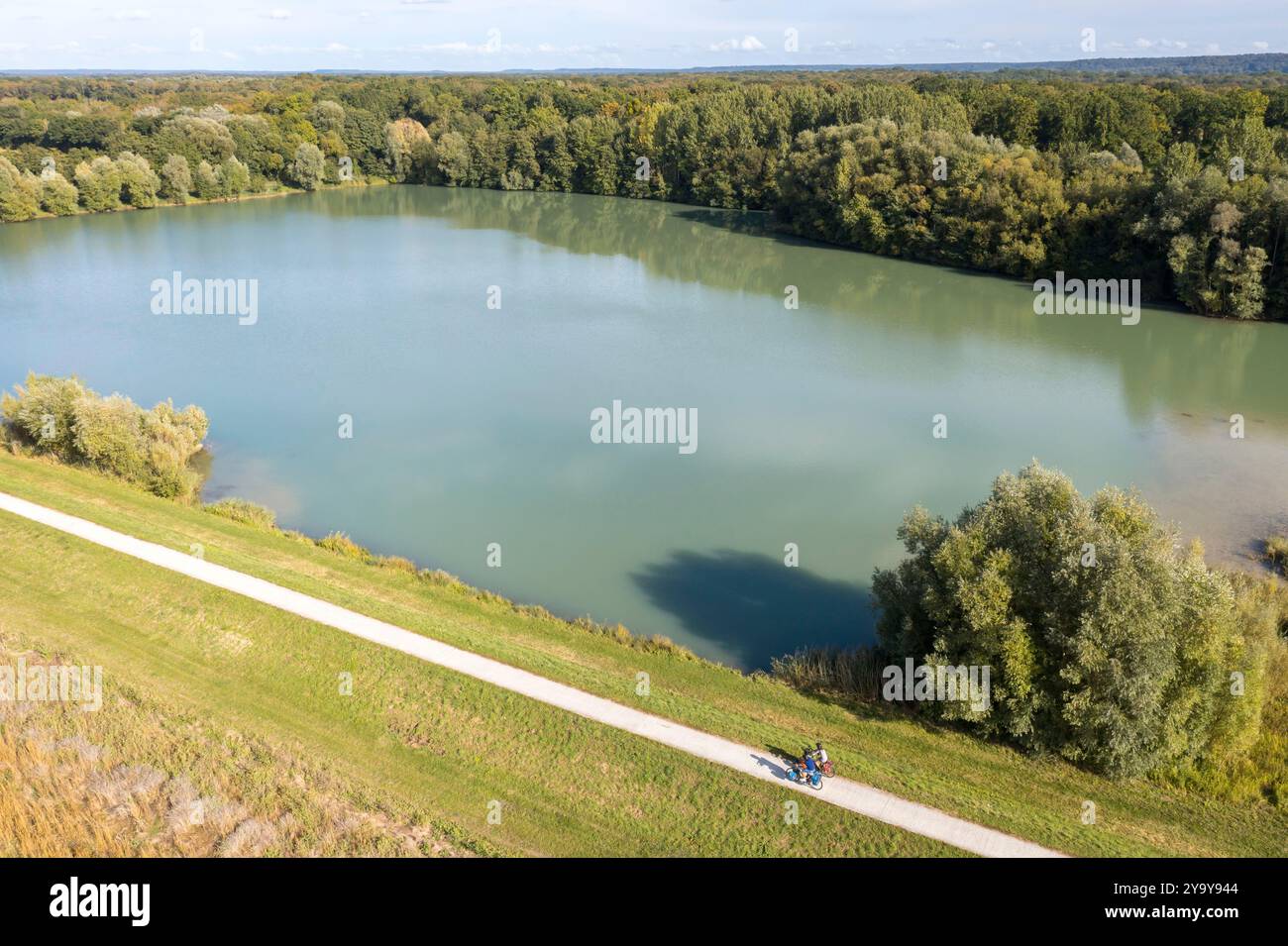 France, Oise, La Verberie, cycle tourists on the Scandiberique route ...