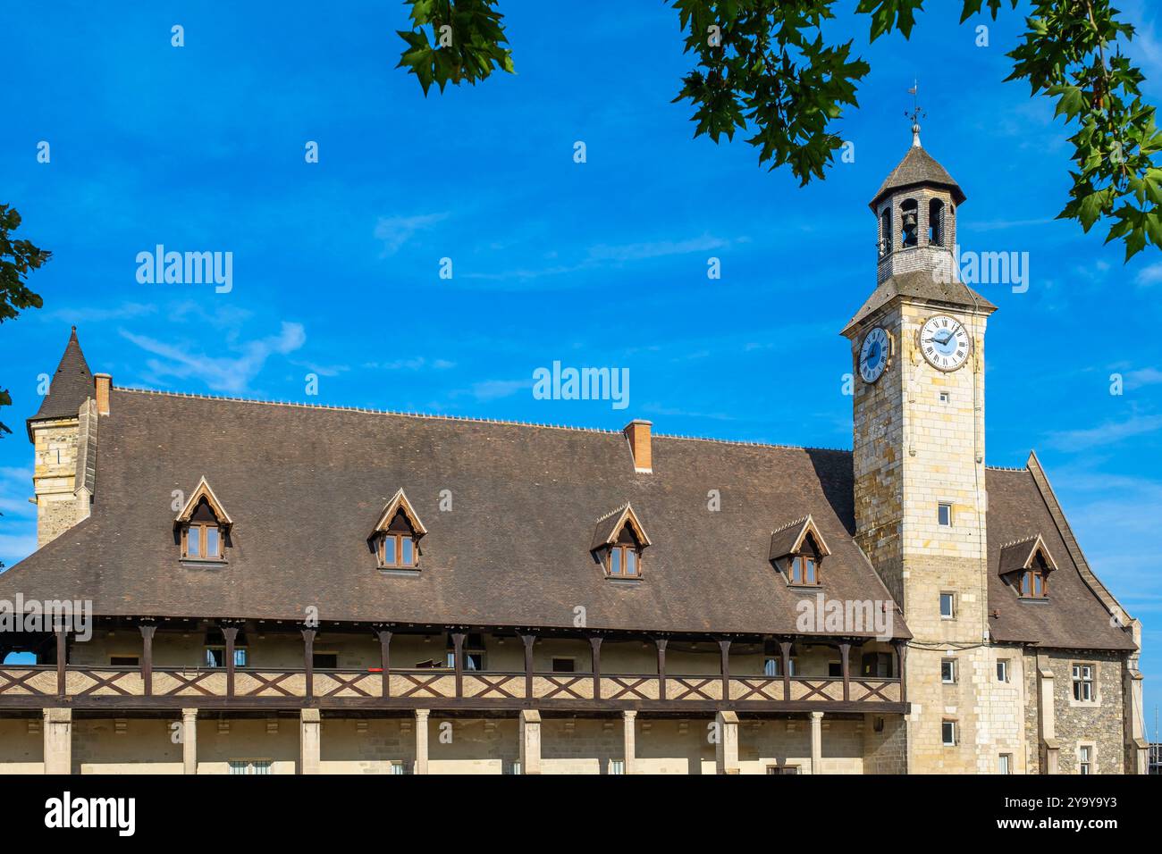Castle of the dukes of bourbon hi-res stock photography and images - Alamy