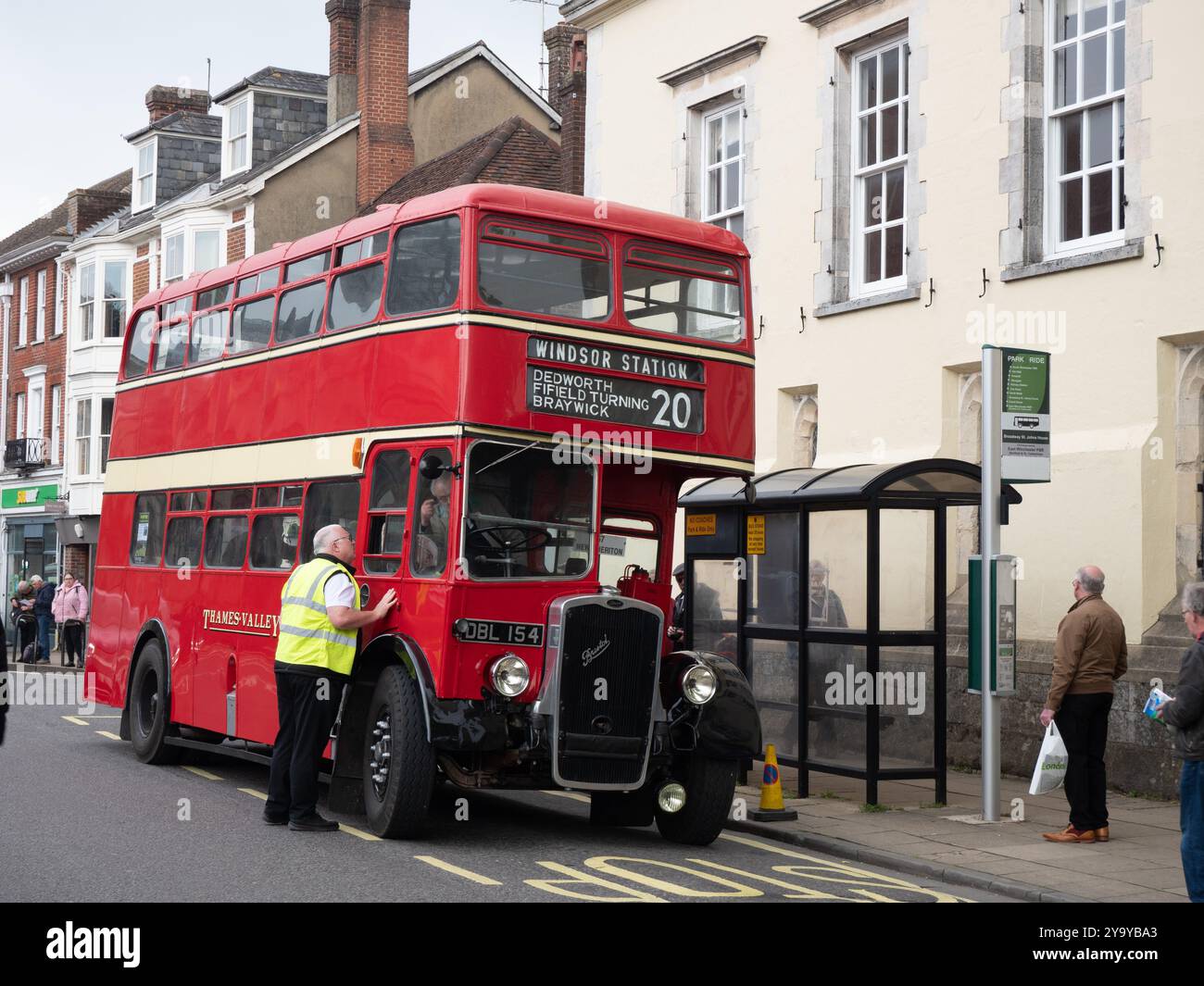 Thames Valley Bristol bus in Winchester Broadway on a King Alfred ...