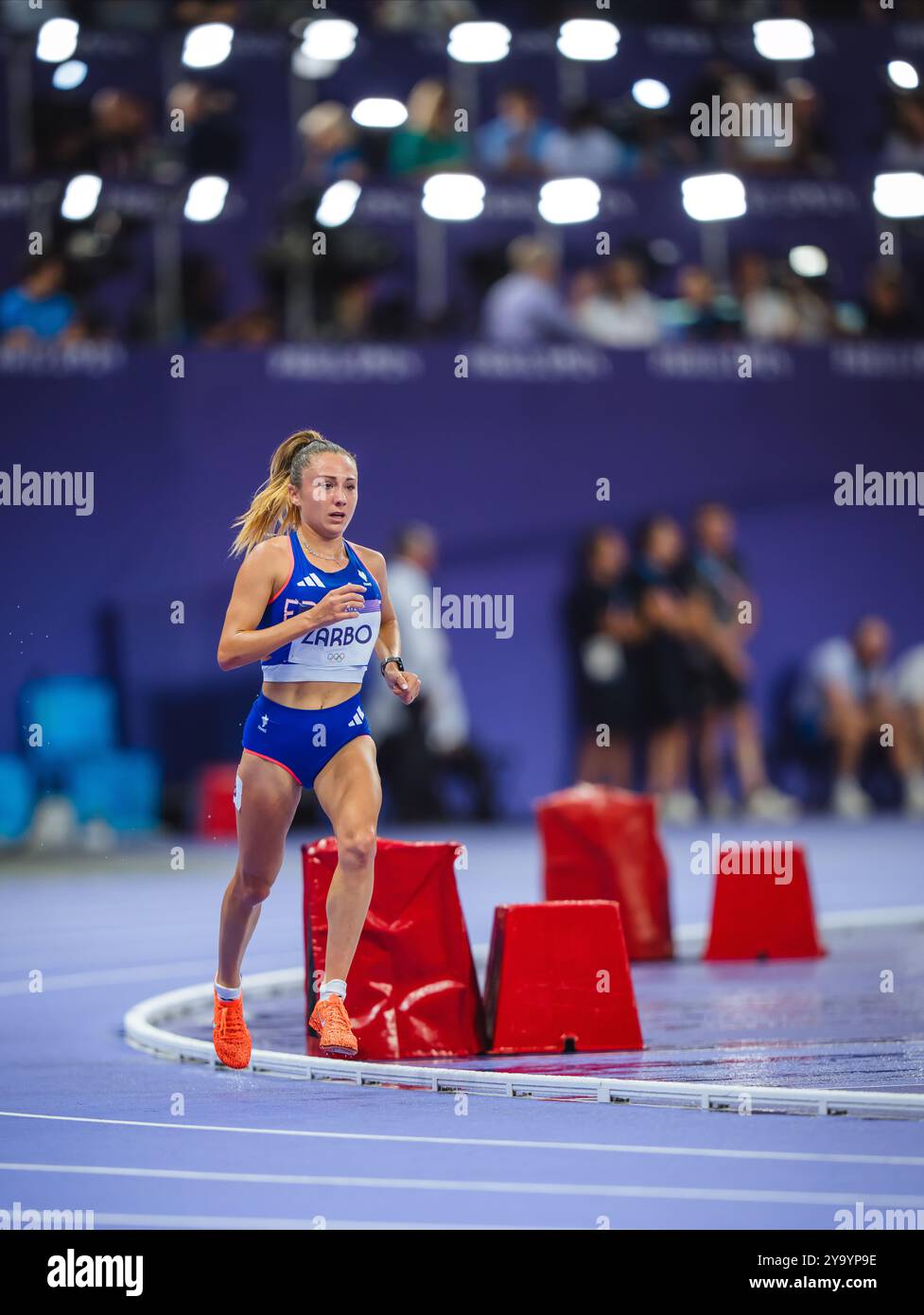 Alessia Zarbo participating in the 10.000 meters at the Paris 2024 ...