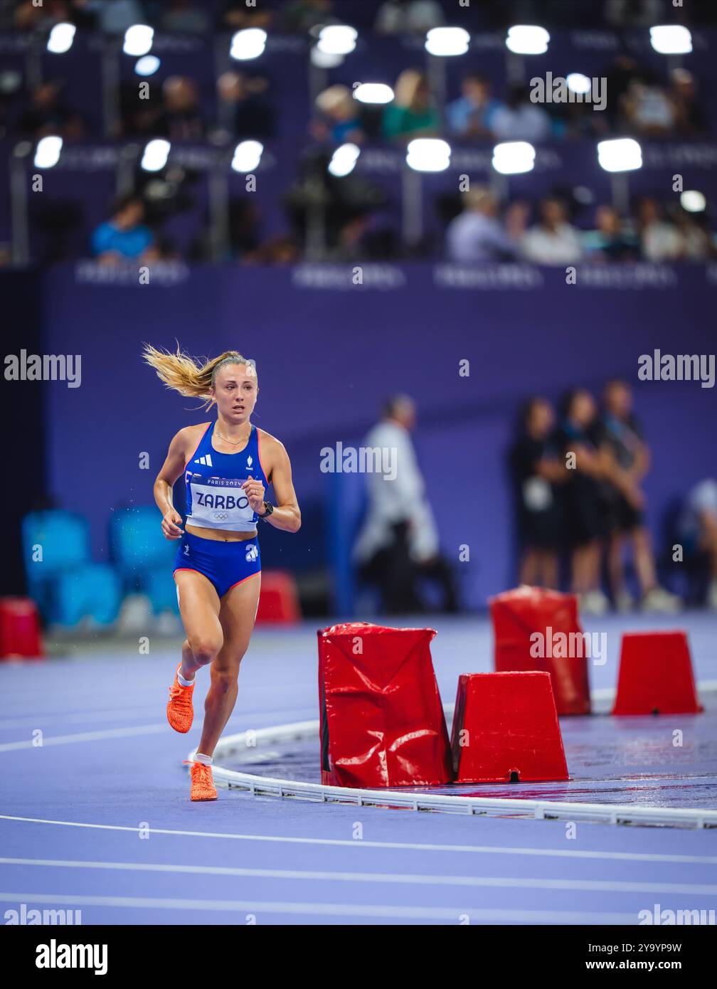 Alessia Zarbo participating in the 10.000 meters at the Paris 2024 ...