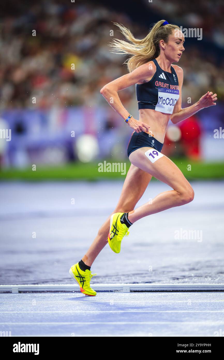 Eilish McColgan participating in the 10.000 meters at the Paris 2024 ...