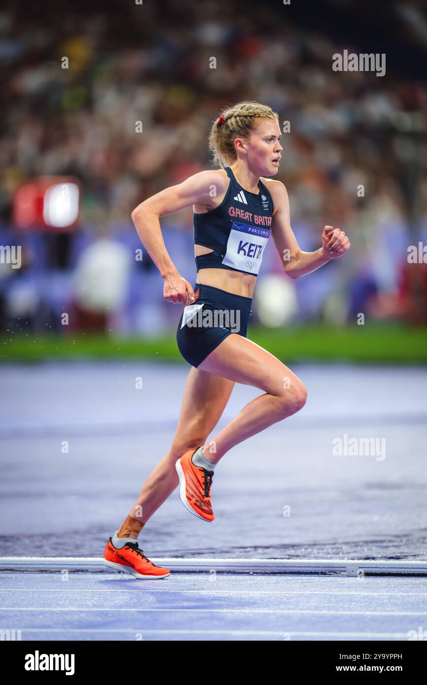 Megan Keith participating in the 10.000 meters at the Paris 2024 ...