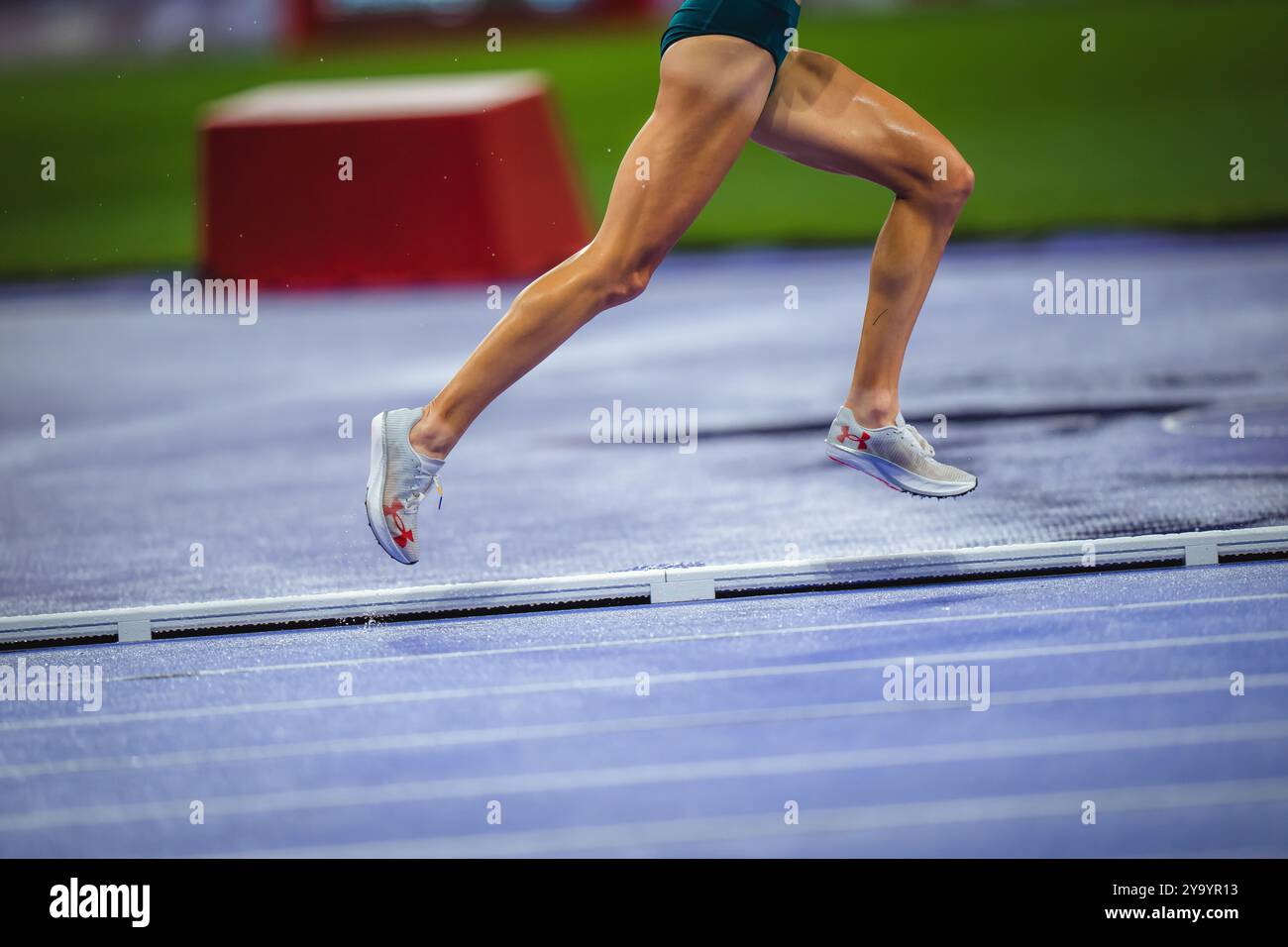 Lauren Ryan participating in the 10.000 meters at the Paris 2024 ...