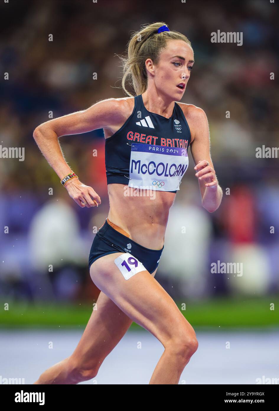 Eilish McColgan participating in the 10.000 meters at the Paris 2024 ...