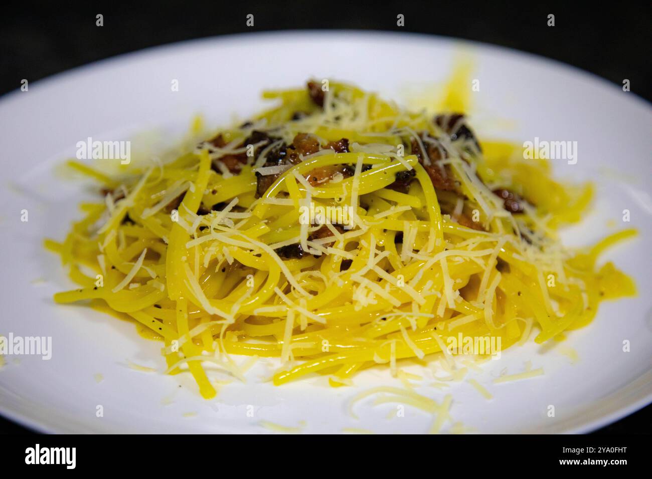 Traditional spaghetti carbonara with guanciale bacon Stock Photo - Alamy
