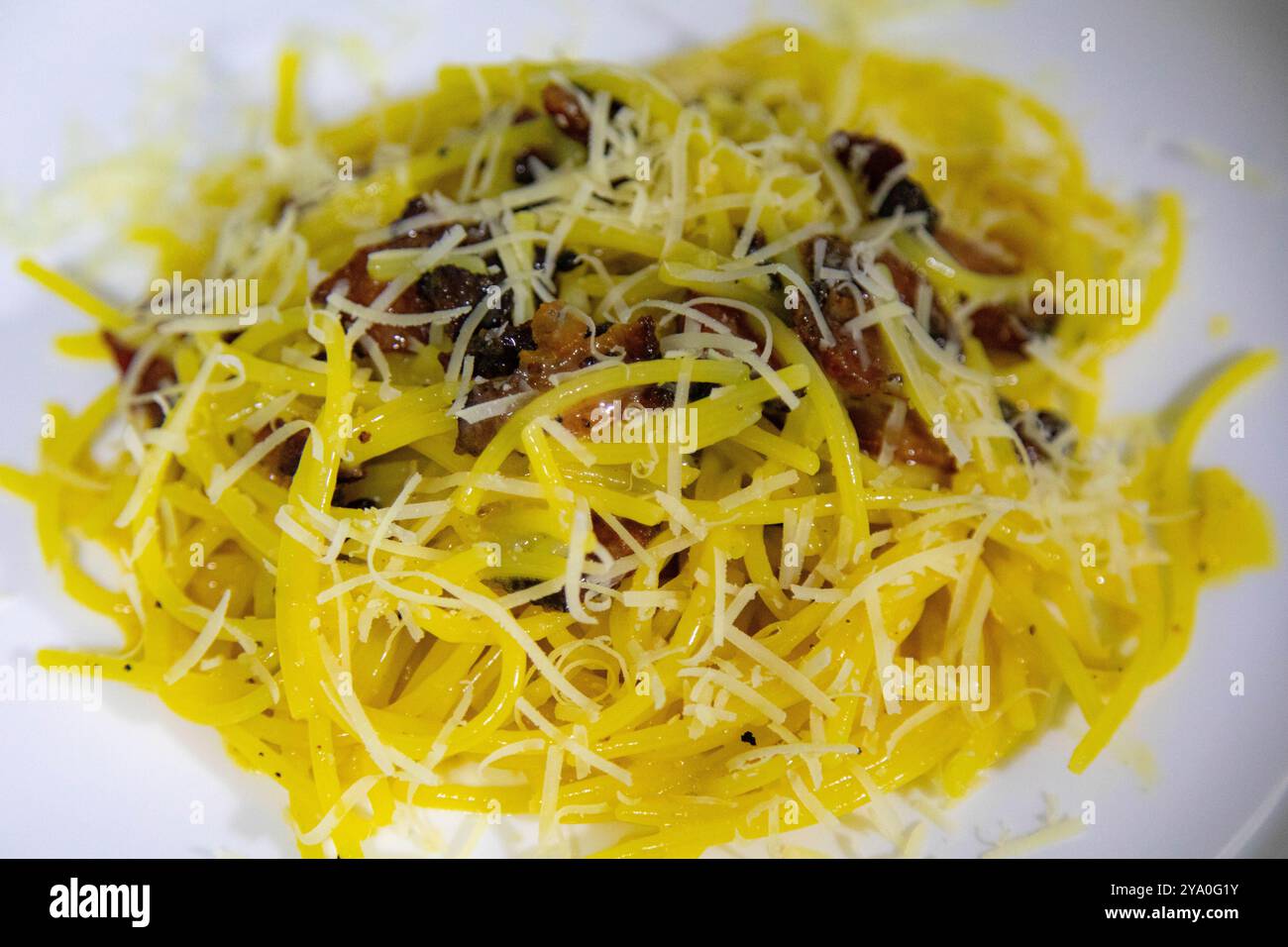 Traditional spaghetti carbonara with guanciale bacon Stock Photo - Alamy