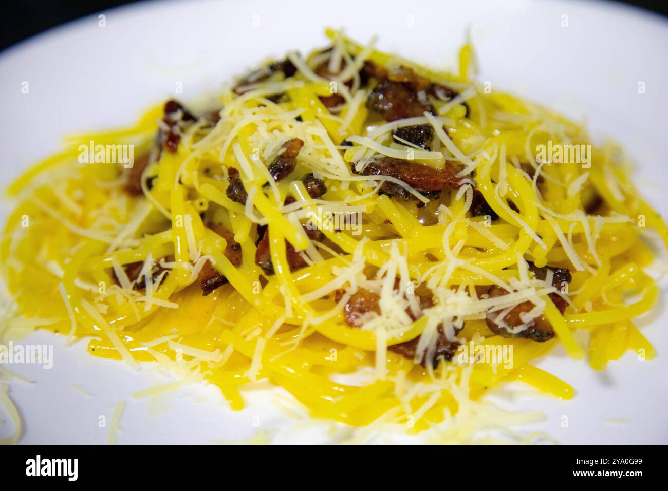 Traditional spaghetti carbonara with guanciale bacon Stock Photo - Alamy