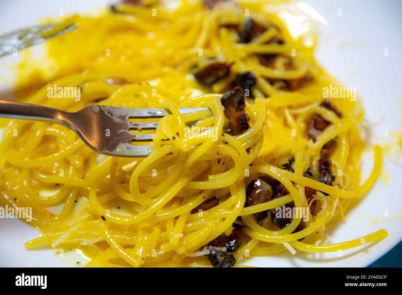 Traditional spaghetti carbonara with guanciale bacon Stock Photo - Alamy