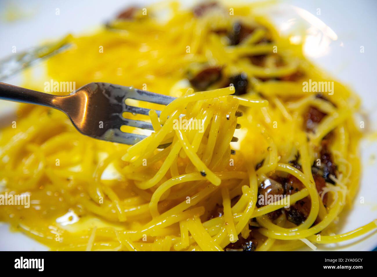 Traditional spaghetti carbonara with guanciale bacon Stock Photo - Alamy