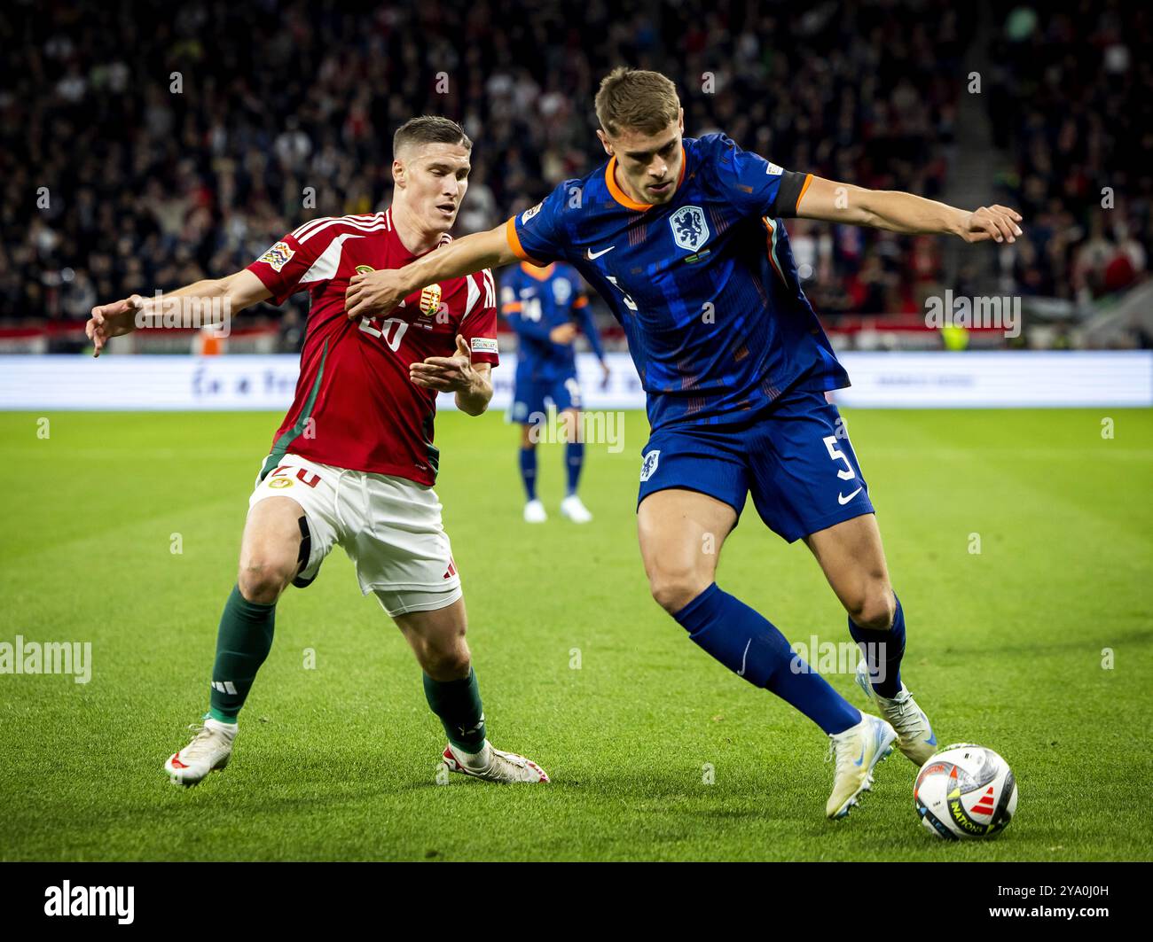 BOEDAPEST - (l-r) Roland Sallai of Hungary and Micky van de Ven during the UEFA Nations League ...