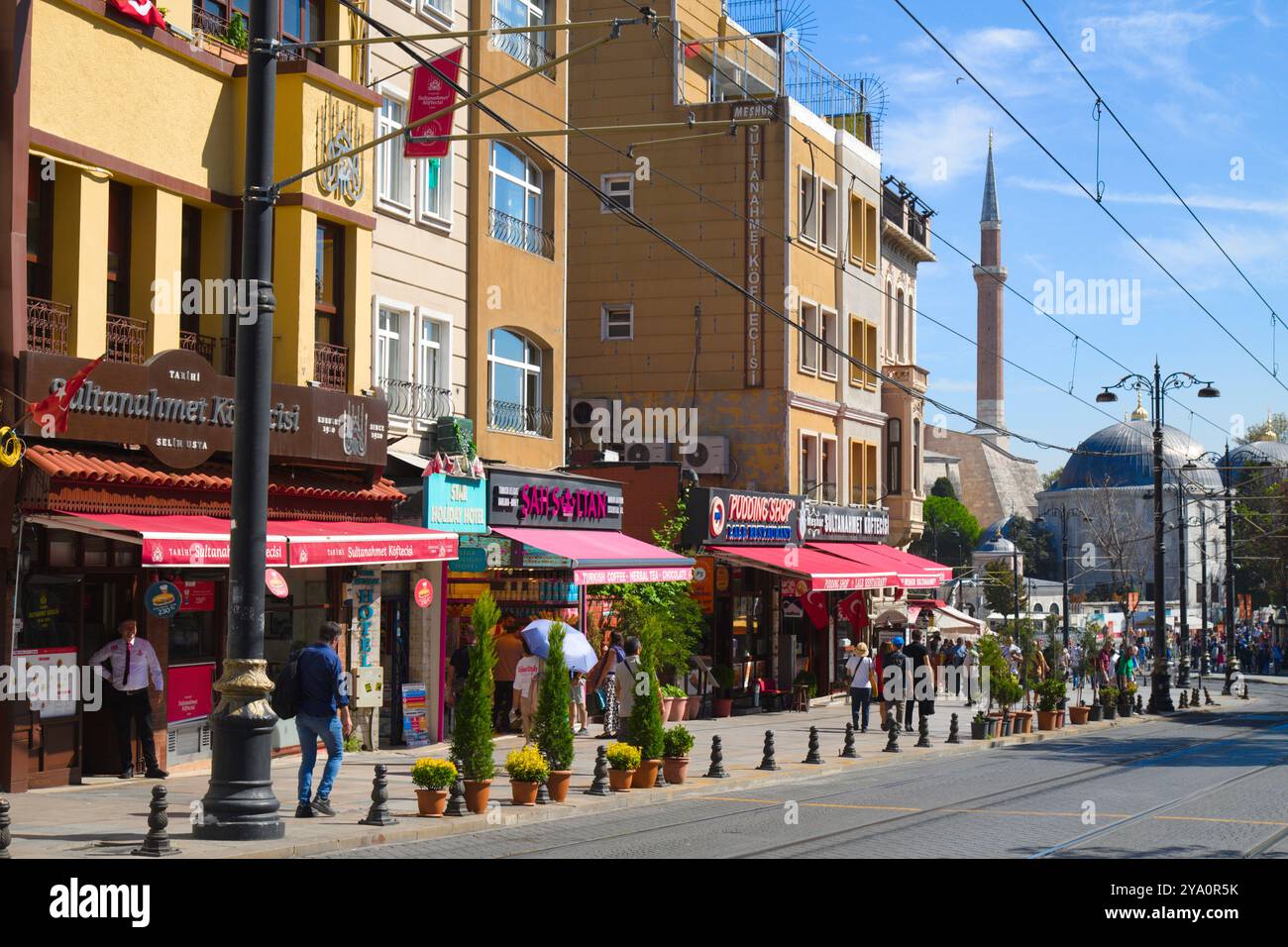 Istanbul scene street hi-res stock photography and images - Alamy