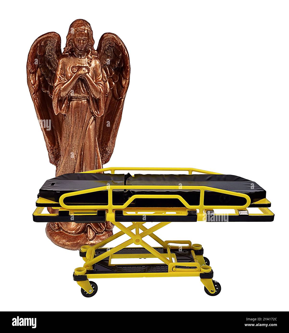 Statue angel golden wings Cut Out Stock Images & Pictures - Alamy