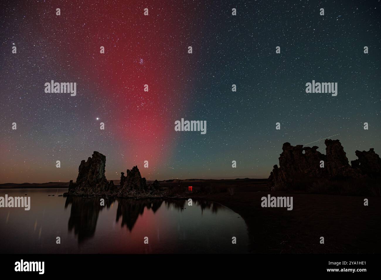 Mono lake northern lights hi-res stock photography and images - Alamy