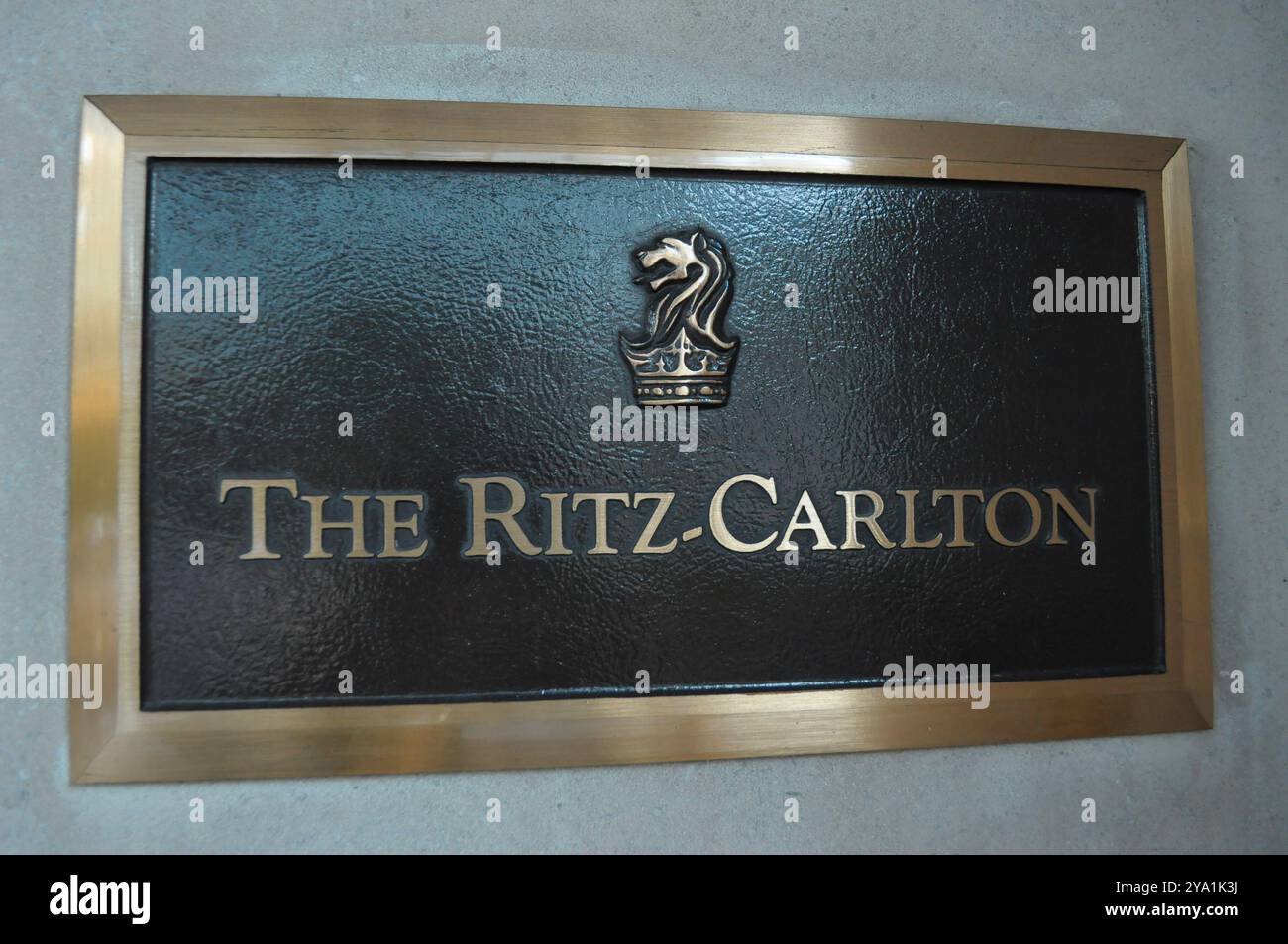 Ritz carlton logo hi-res stock photography and images - Alamy