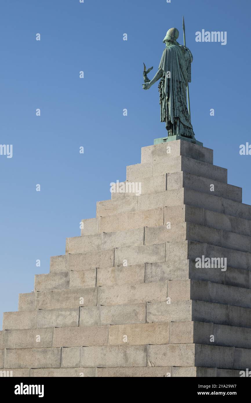 Figure of the gods, pyramid roof, Ny Carlsberg Glyptotek or New ...