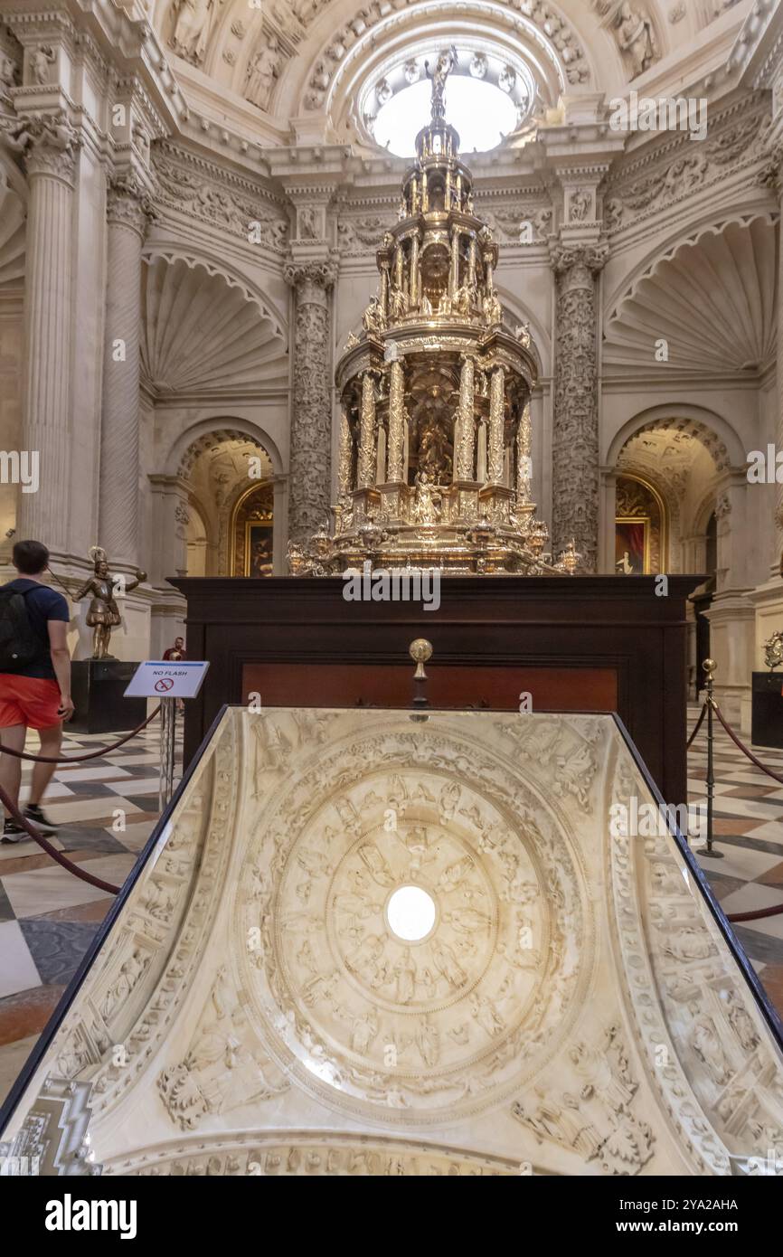 Lavish baroque altar with elaborate decoration in a church, Seville ...