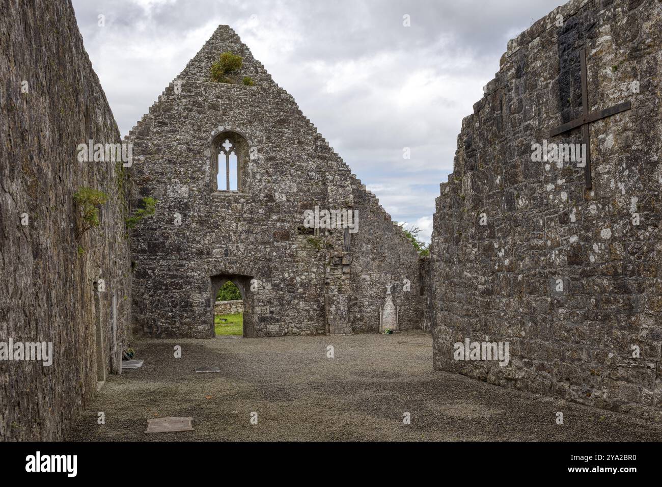 Historic stone abbey hi-res stock photography and images - Alamy