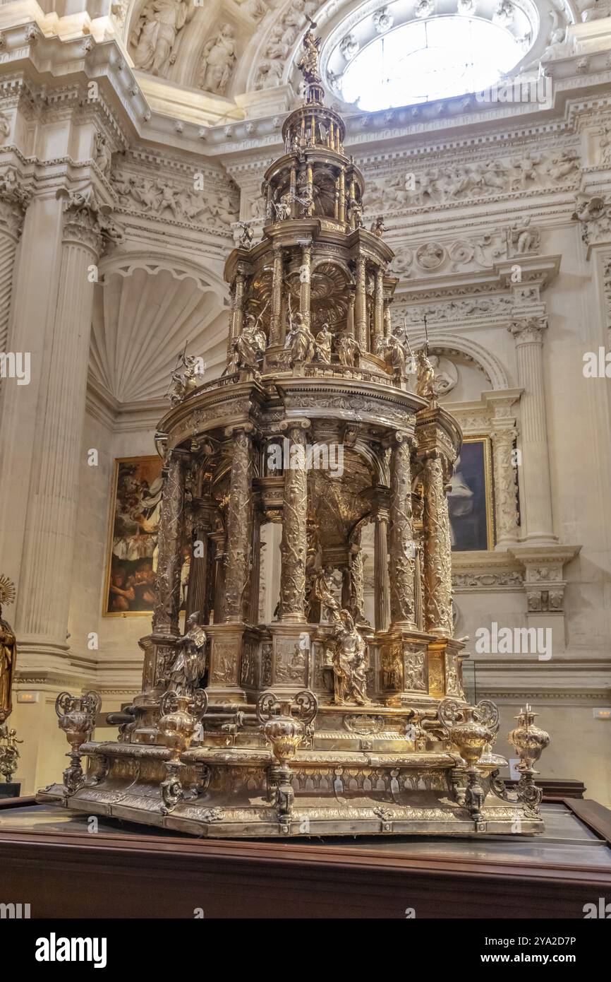 Detailed baroque altar with golden decoration in a church, Seville ...