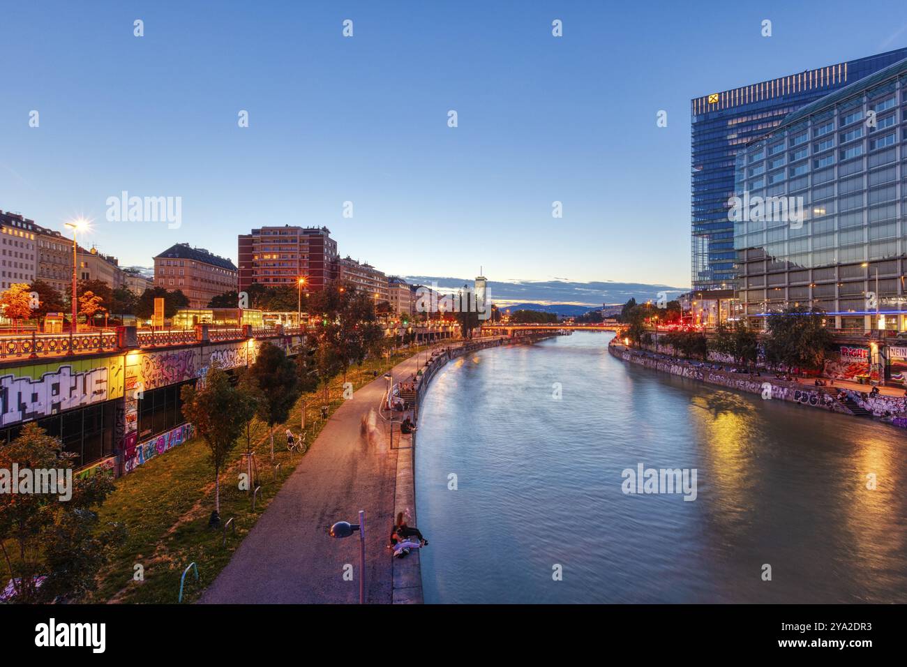 Modern colored lighting hi-res stock photography and images - Alamy