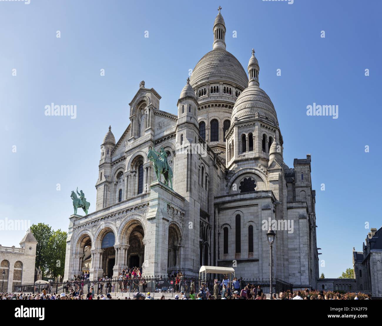 Sacral buildings architecture hi-res stock photography and images - Alamy