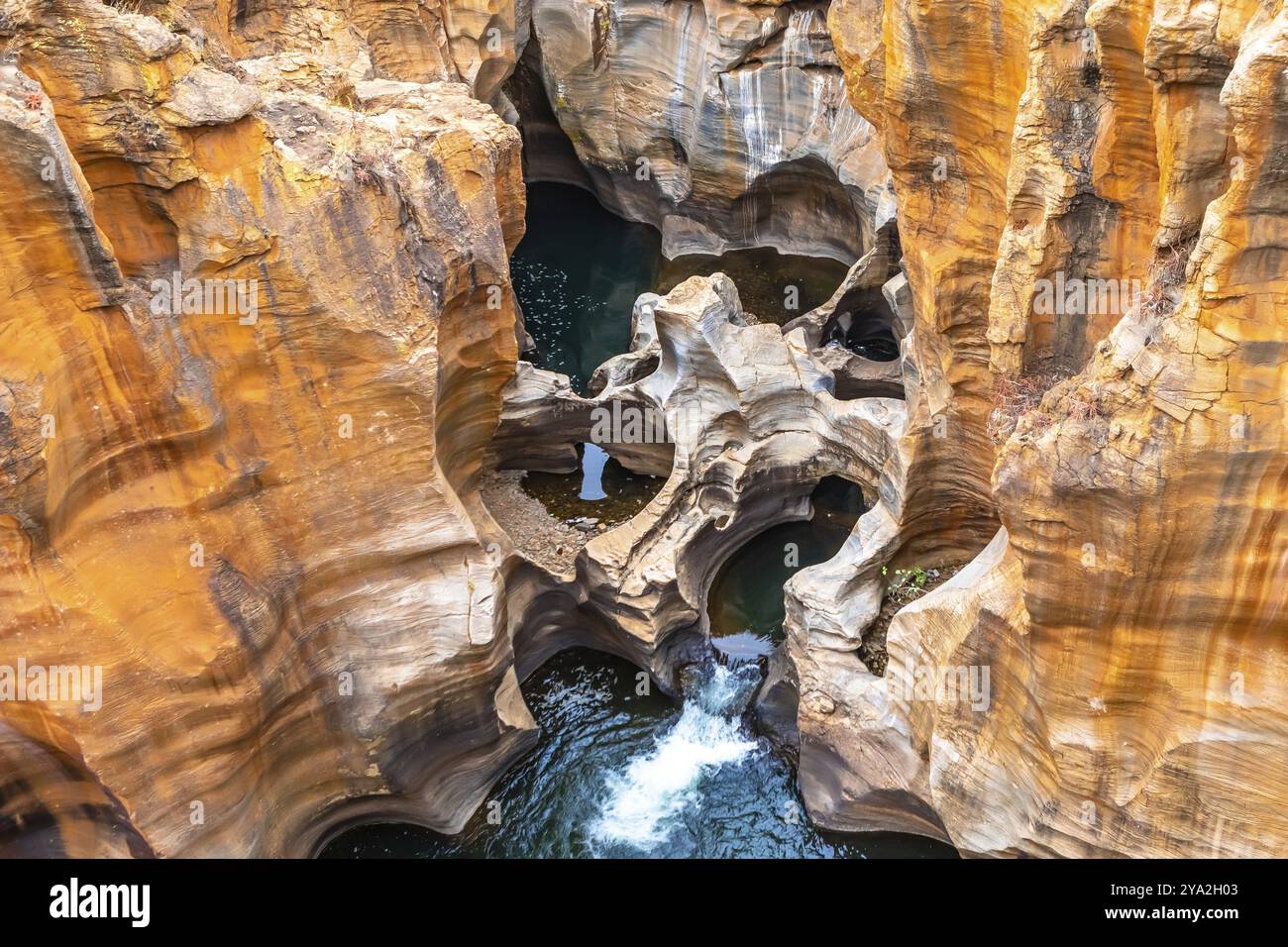 Road pothole africa hi-res stock photography and images - Alamy