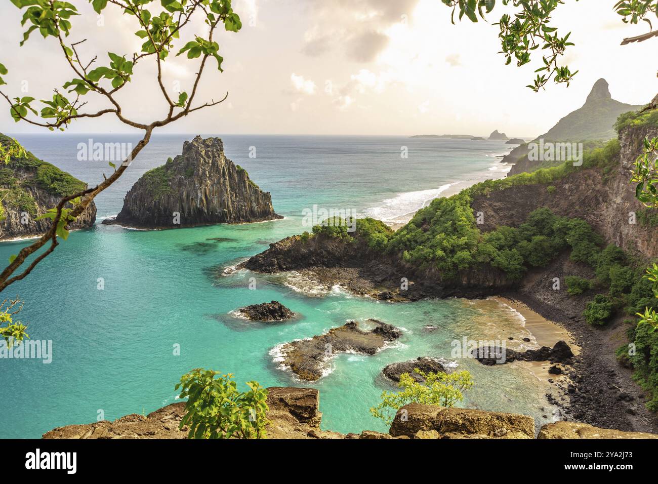 Fernando de Noronha, Brasil. Turquoise water around the Two Brothers ...