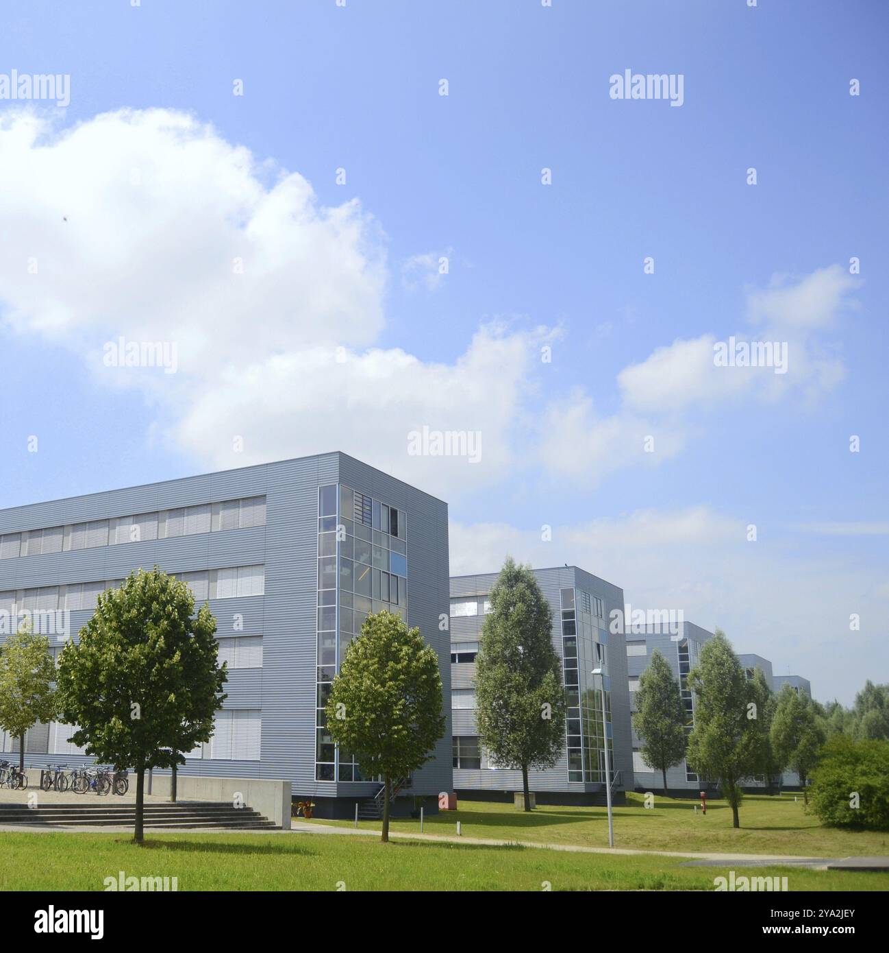 Modern university buildings hi-res stock photography and images - Alamy