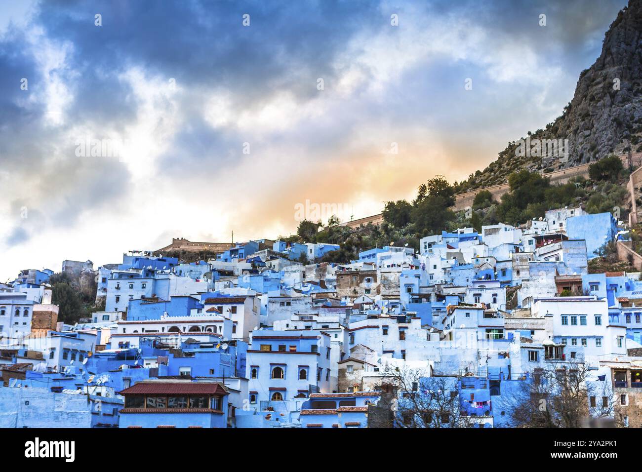 Chefchaouen straße hi-res stock photography and images - Alamy