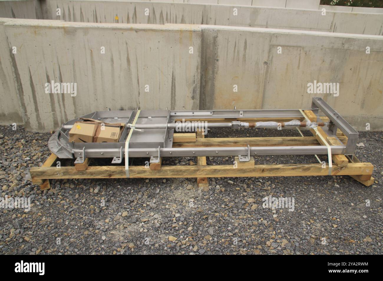 Gate valve for a sewage treatment plant is supplied on a pallet Stock ...