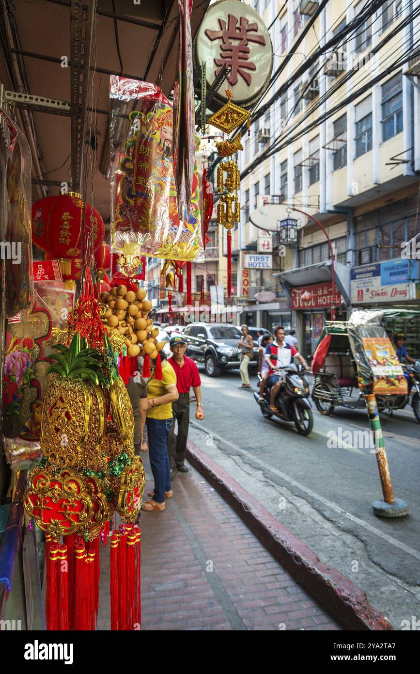 Chinese shop in street of chinatown manila philippines Stock Photo - Alamy