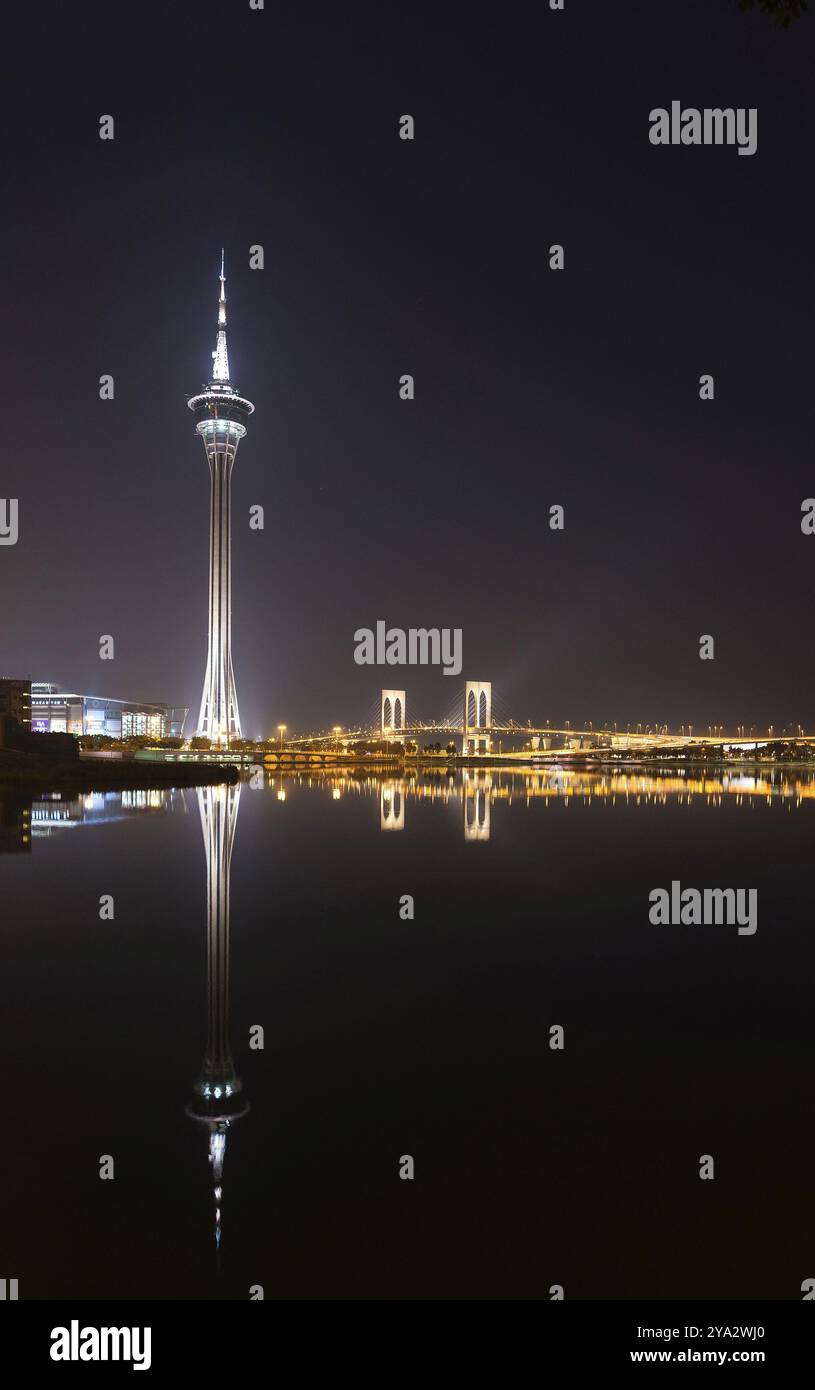 East tower and high rise building landmarks hi-res stock photography ...