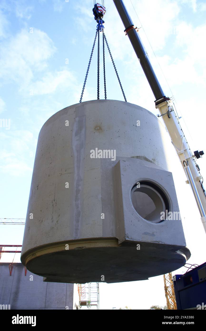 Manhole construction hi-res stock photography and images - Alamy