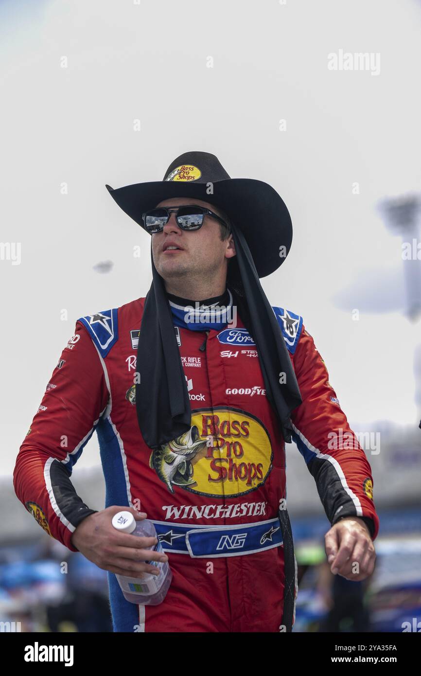 NASCAR Cup Series driver, Noah Gragson takes to the track to practice ...