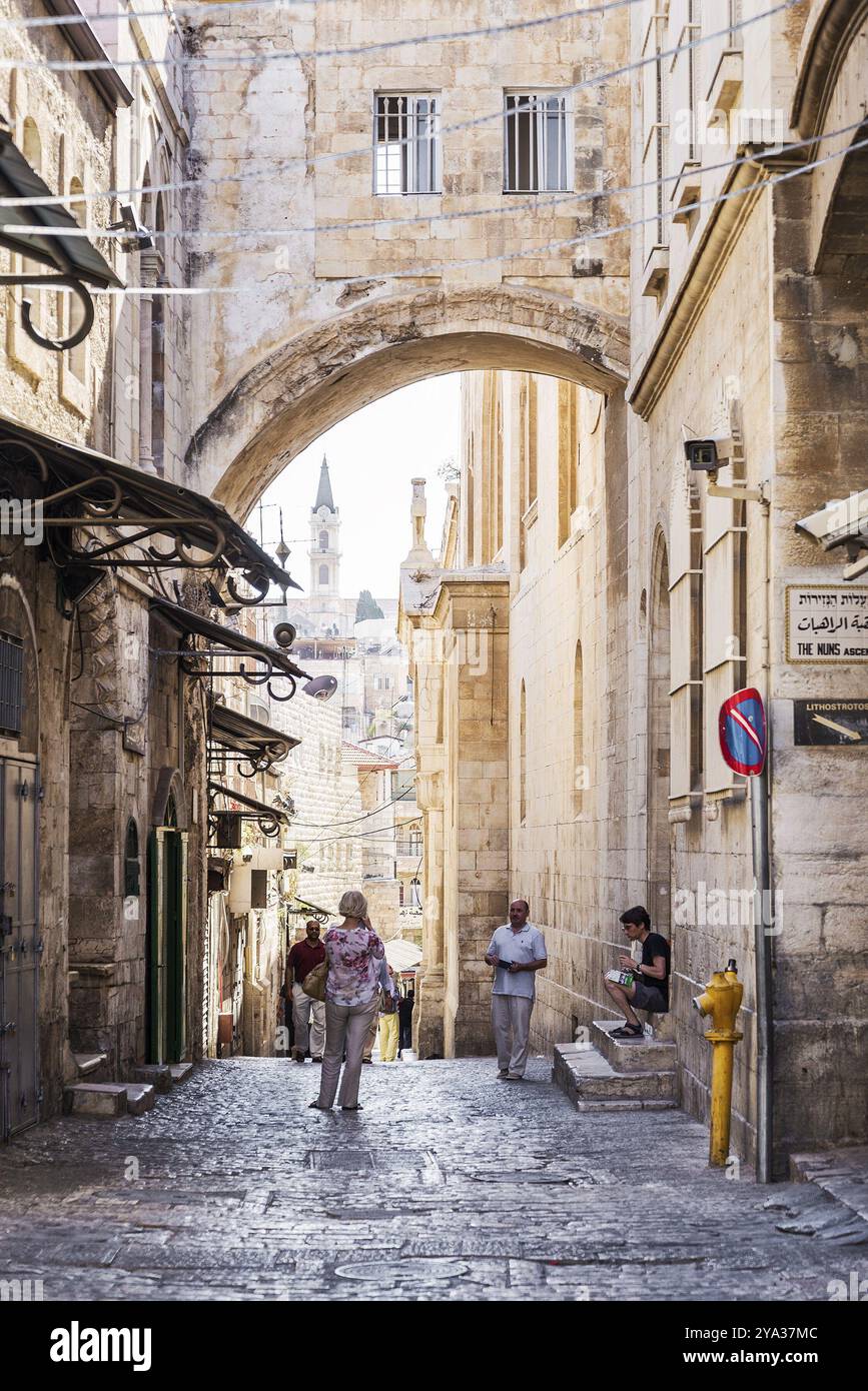 Lanes of jerusalem hi-res stock photography and images - Alamy